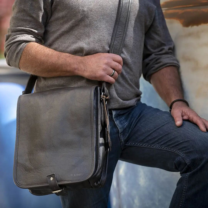 Besace Homme en cuir - tendance et stylée à petit prix